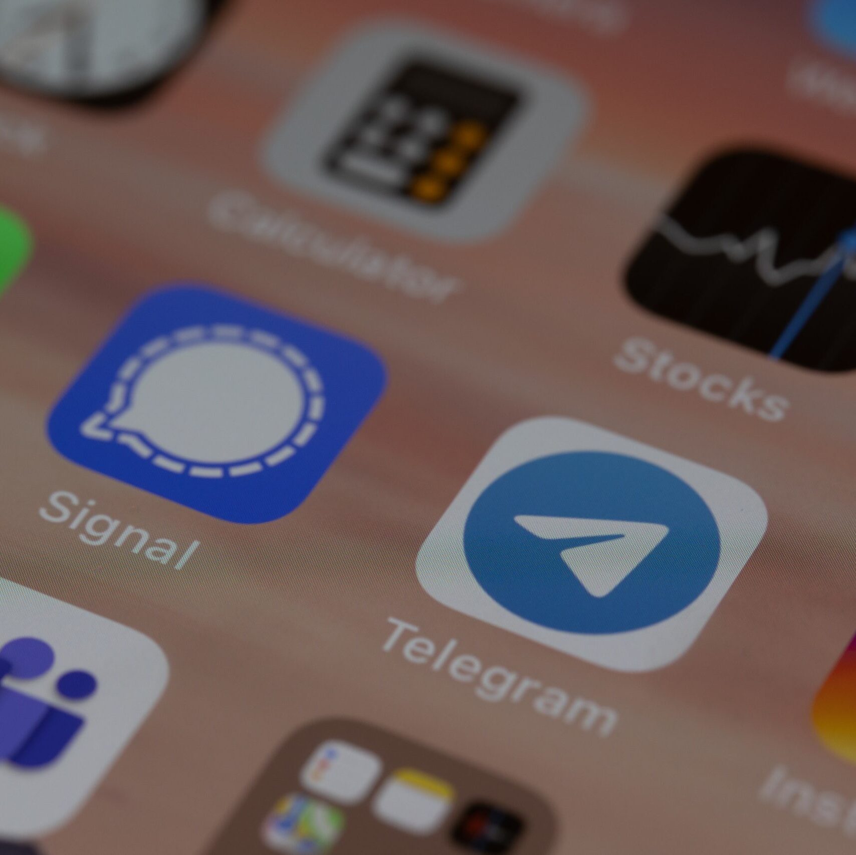 The 9 Telegram advantages over WhatsApp | AppTuts